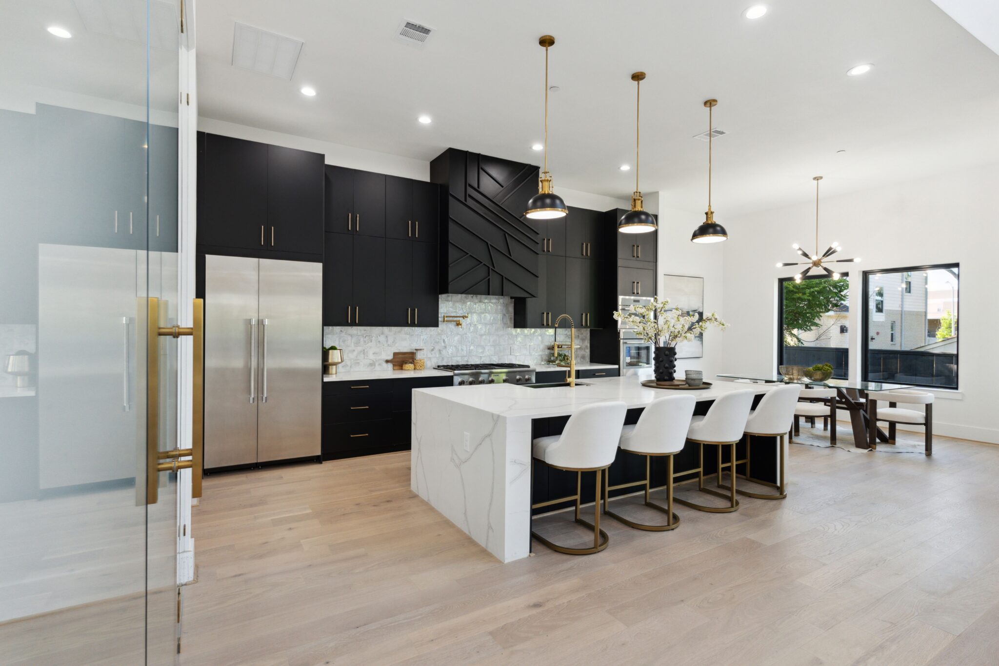 Elevated Custom Homes / Luxury Home Builders Houston